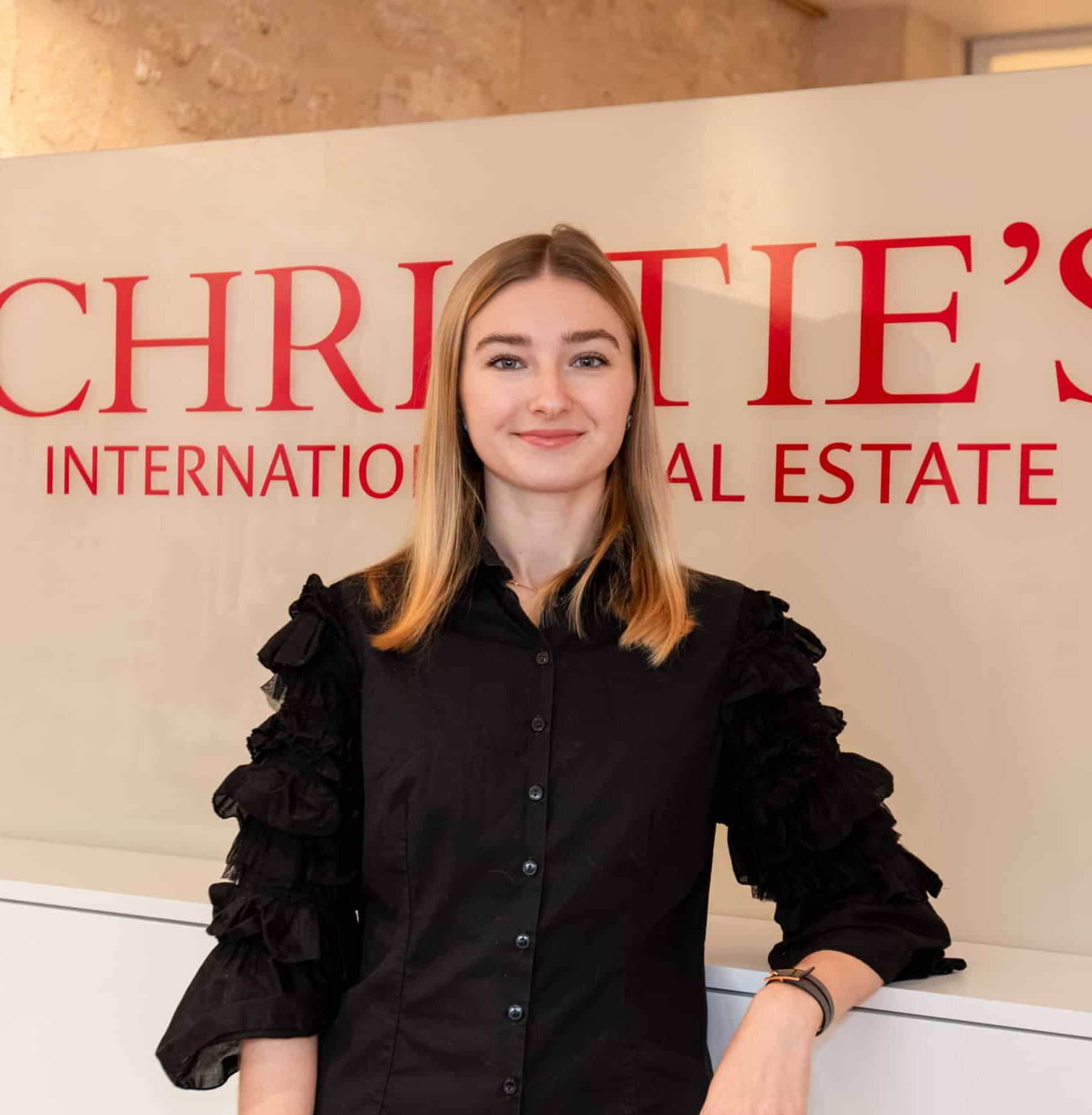 Nina FOUBERT - Marketing & Communications Assistant - Maxwell-Baynes ...