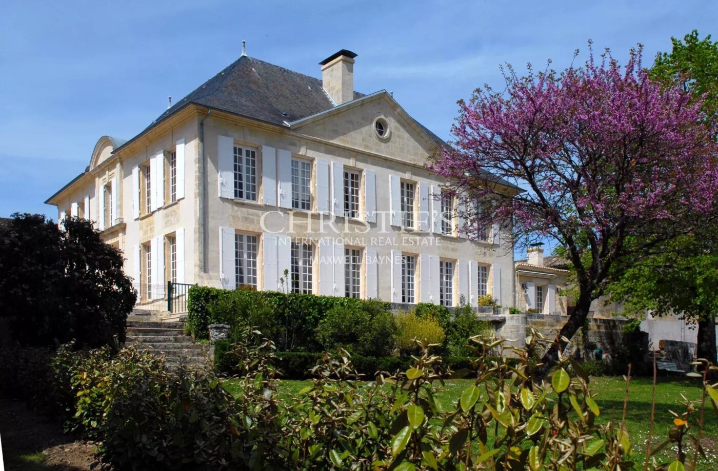 For Sale Castle | Saint-Émilion | 650m2 | 12 Rooms